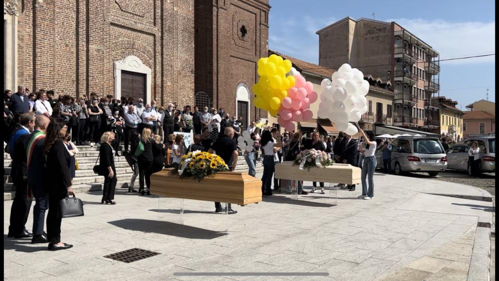 Strage di Samarate, i funerali. Tra lacrime e dolore - Rete55