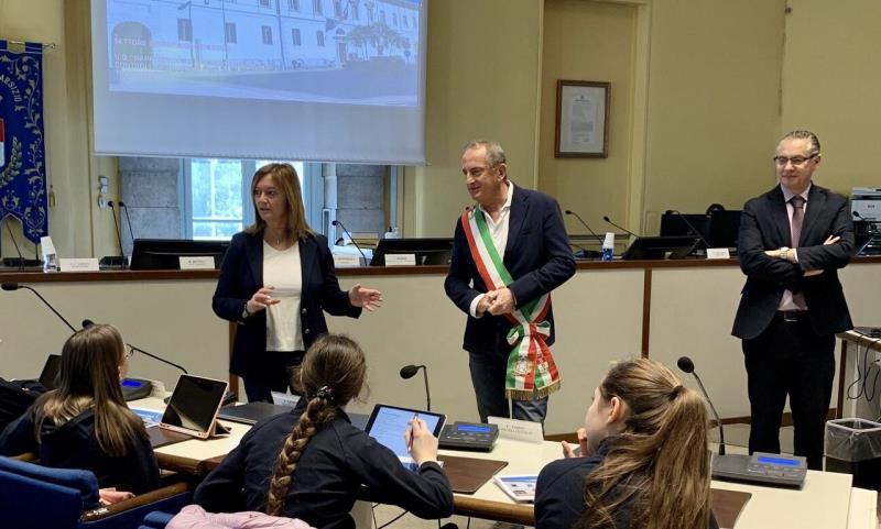 Busto: Educazione civica, Comune spiegato a 450 ragazzi - Rete55